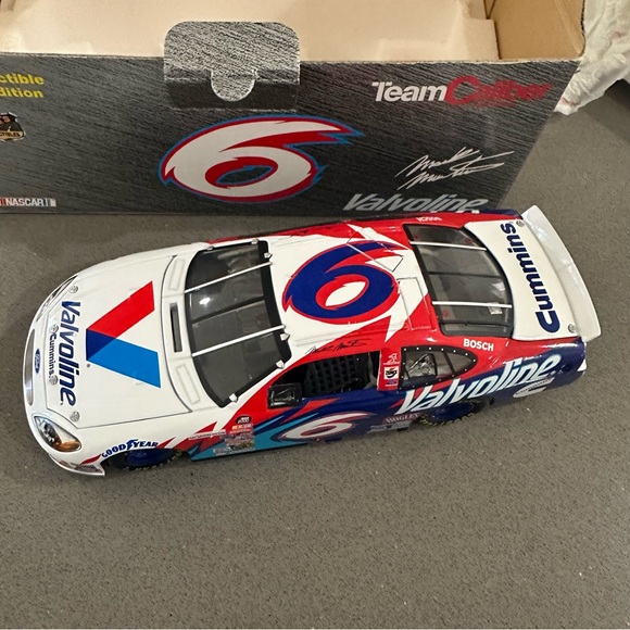 Nascar | Toys | Mark Martin 6 Valvoline 200 Ford Taurus 24 Team Caliber ...